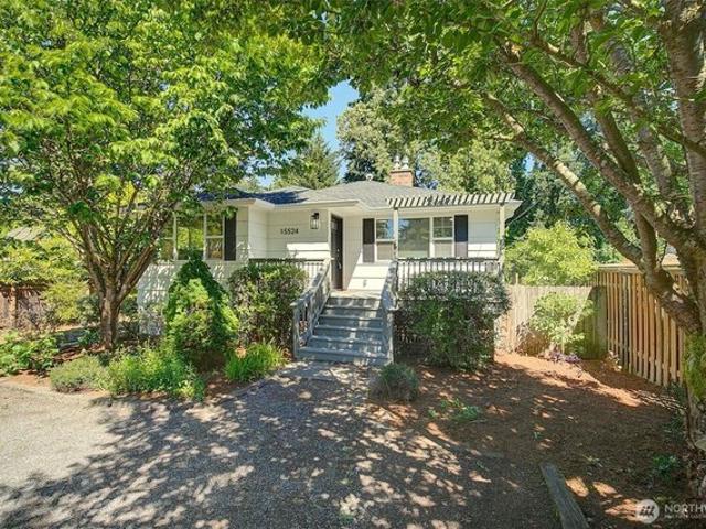 15524 Midvale Ave N, Shoreline, WA 98133