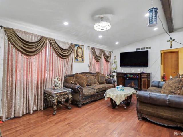 15525 Irene Court