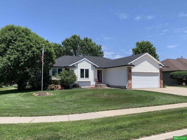 1552 Brewer Dr, Fremont, NE 68025