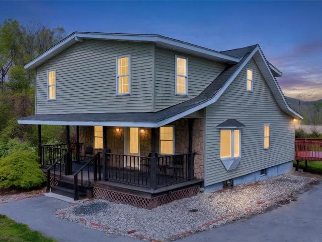 1552 Greenville Turnpike