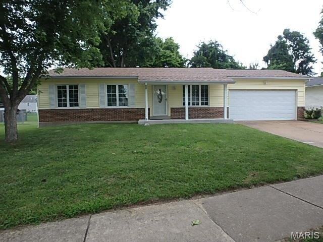1552 th Ave, Florissant, MO 63034