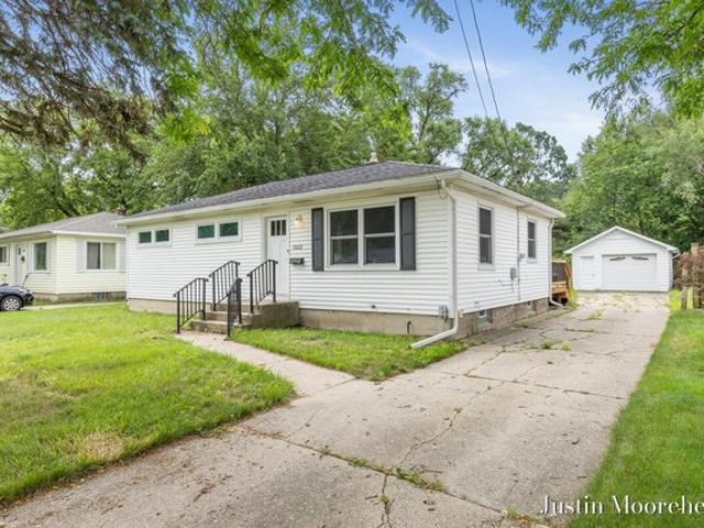 1552 41st St SW, Wyoming, MI 49509
