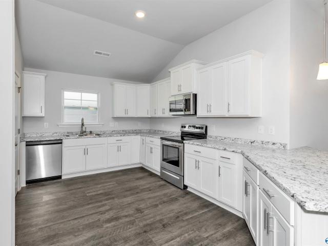 15533 Wildflower Bend