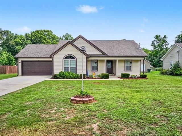 15530 Curtis Ln, Athens, AL 35611