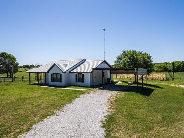 15534 Meadow Creek Rd, Hockley, TX 77447