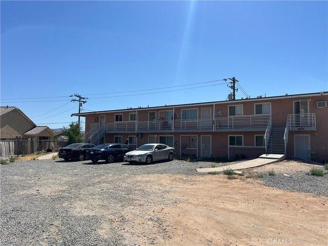 15535 Broken Bow Rd, Apple Valley, CA 92307