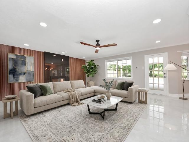 15538 Torry Pines Road