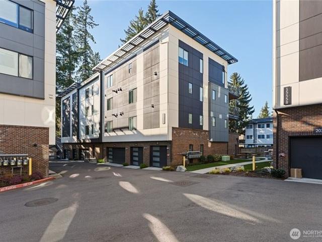 15538 NE 15th Pl Unit 301, Bellevue, WA 98007