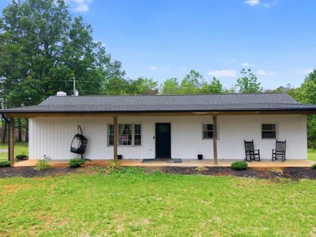 1553 Hubbard Rd, Long Island, VA 24569