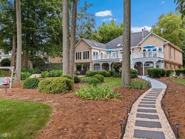 1553 Waterford Pointe Road