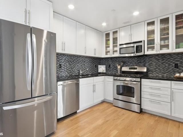 155 15th St Apt 2C, Brooklyn, NY 11215