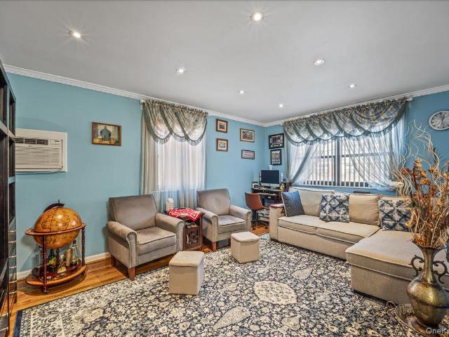 155 1 Street 2F
