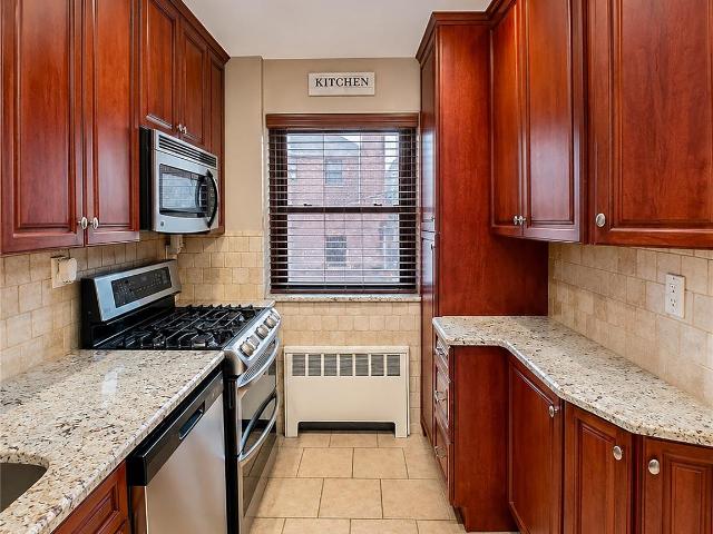 155 2 st Street 1