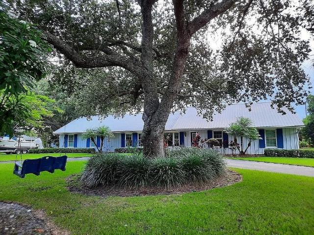 155 31st Ave SW, Vero Beach, FL 32968 | MLS #F10549