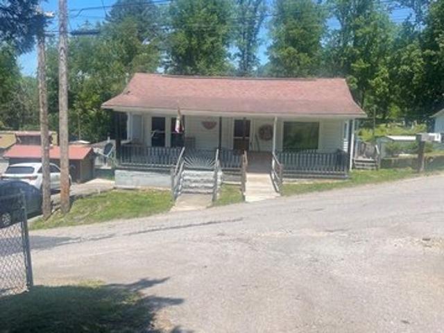 155 Cornett Hill Dr, Hazard, KY 41701
