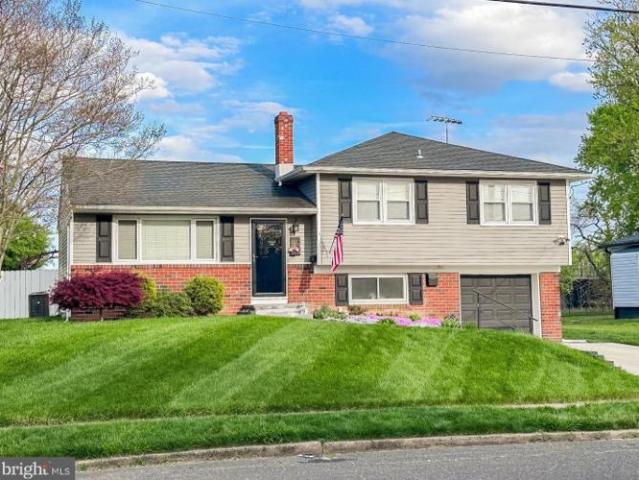 155 Clement Dr, Somerdale, NJ 08083