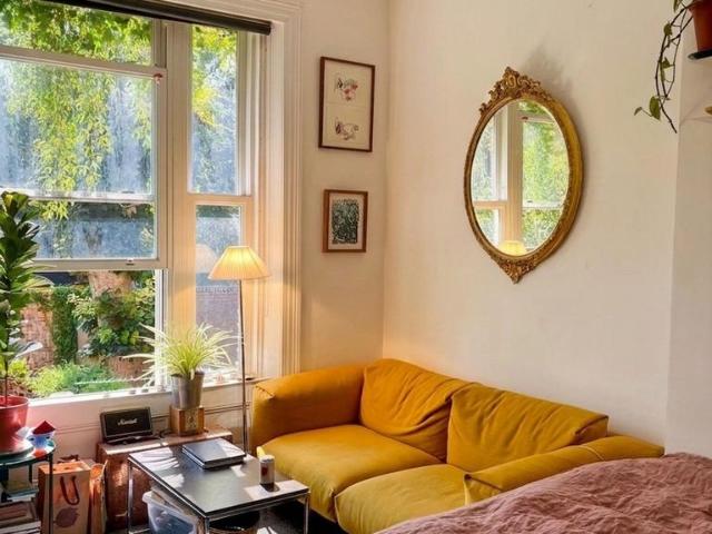 155 Amhurst Road, London, E8 1 bed apartment to rent £1,495 pcm £345 pw
