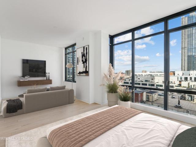 155 Bay St # 1601