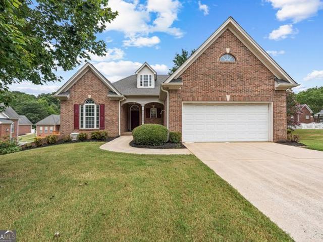 155 Biltmore Dr, Fayetteville, GA 30214