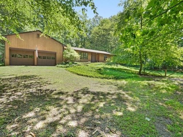 155 Buffalo Hollow Rd, Lebanon, NJ 08826