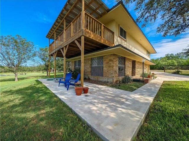 155 Buffalo Rd, George West, TX 78022