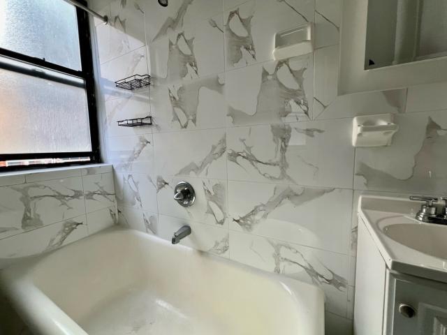 155 E 52ND Street 9OK