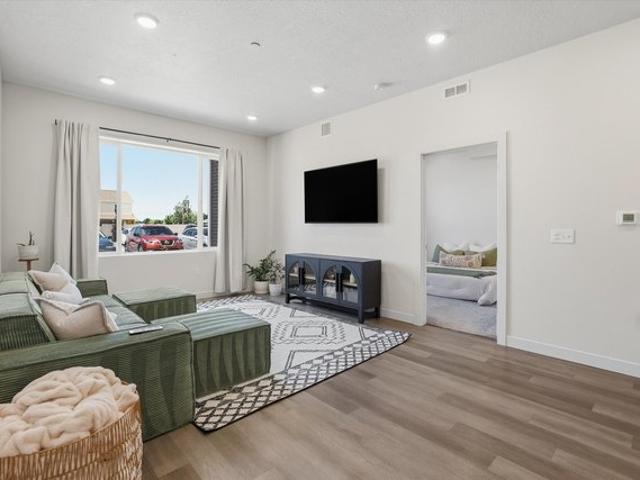 155 E 900 S Unit 102, Ogden, UT 84404