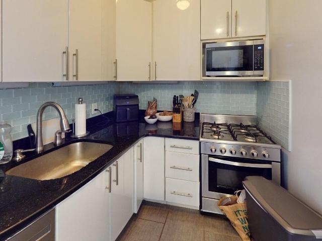 155 E 34th Street 18L