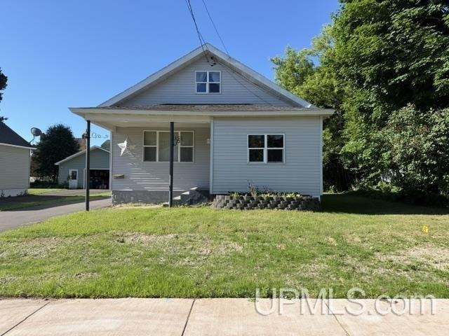 155 E Coolidge Ave, Ironwood, MI 49938