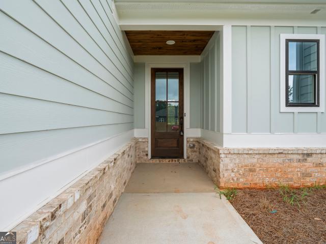 155 Hawthorne Lane