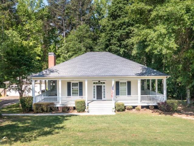 155 Hill Ave, Fayetteville, GA 30215