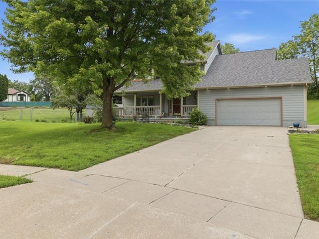155 Orchard Ct, Pleasant Hill, IA 50327