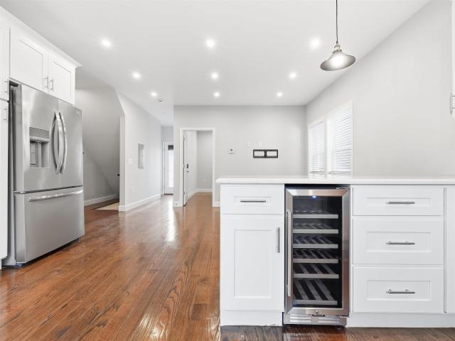 155 Laidlaw Ave # 101