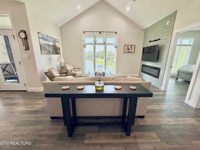 155 Lakeshore Bay Drive