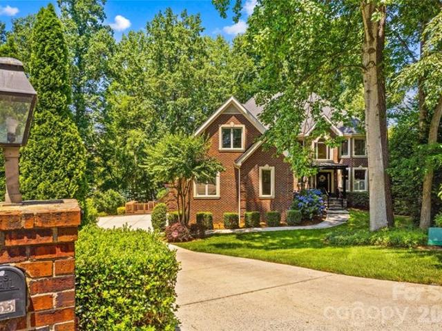 155 Lynn Cove Ln, Mooresville, NC 28117
