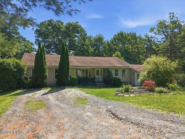 155 Meadow Ridge Acres Rd, Milford, PA 18337