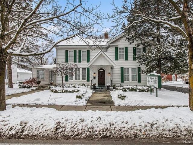 155 N Main St, Clarkston, MI 48346
