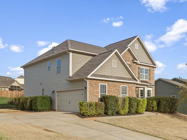 155 Sapphire Pointe Dr, Duncan, SC 29334 | MLS #335091 | Compass