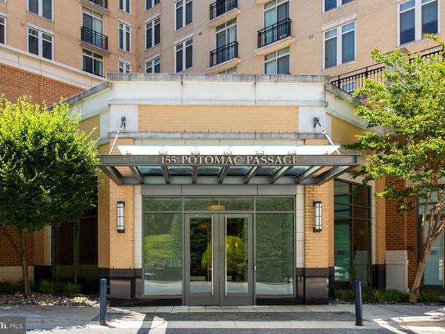 155 Potomac Psge Unit 910, Oxon Hill, MD 20745