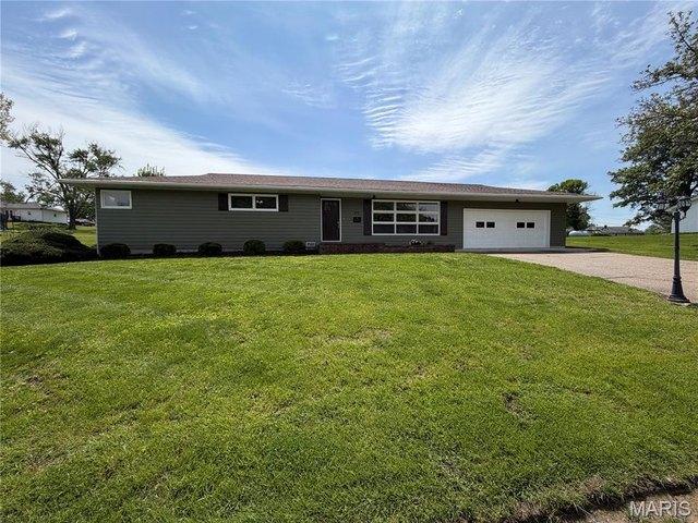 155 Payne St, Paris, MO 65275