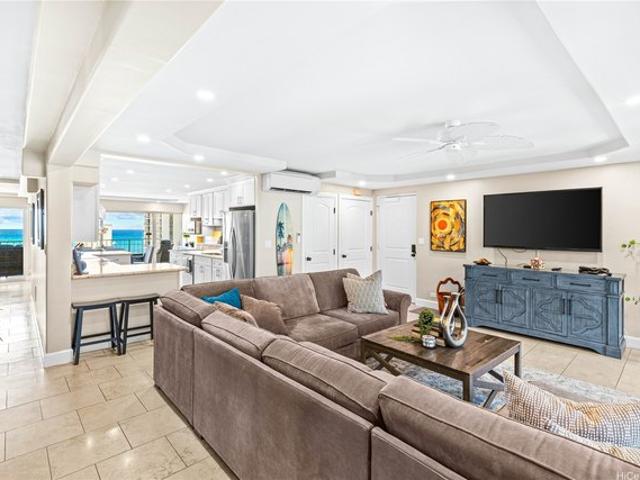 155 Paoakalani Ave Ph 2, Honolulu, HI 96815