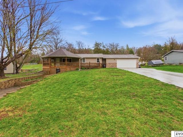 155 Parkwood Dr, Council Bluffs, IA 51503