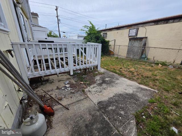 155 W Hand Avenue
