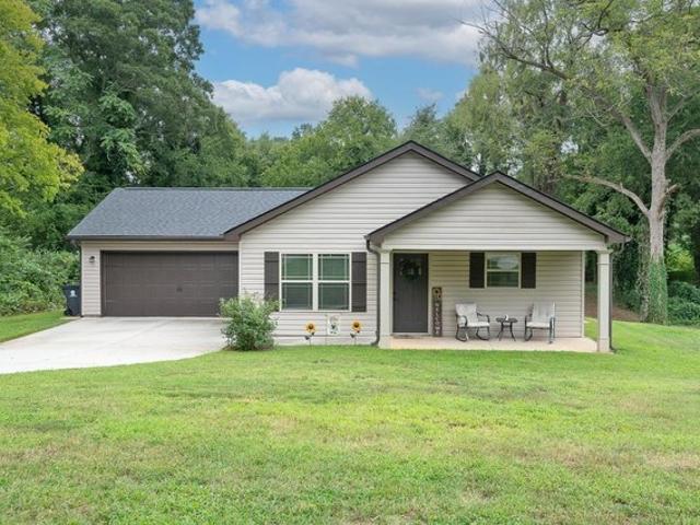 155 W Mill St, Gray Court, SC 29645