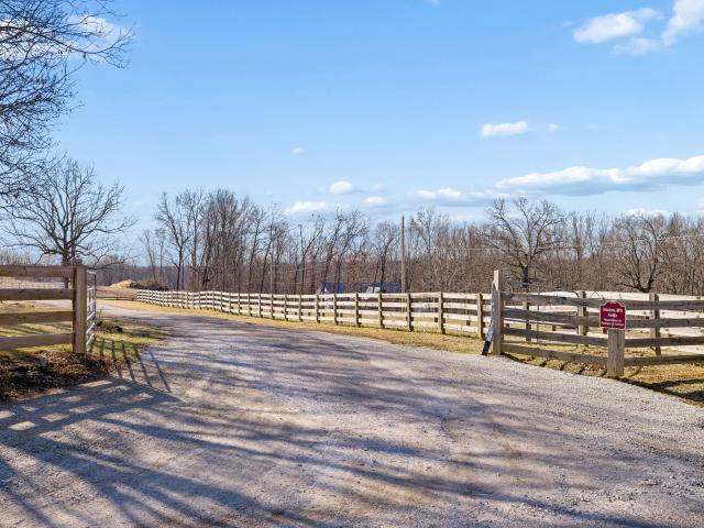 155 W Piney Rd, Dickson, TN 37055 | MLS #3134