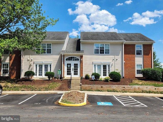 15641 Horseshoe Ln, Woodbridge, VA 22191