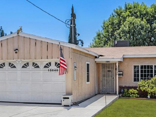 15646 Stare St, North Hills, CA 91343