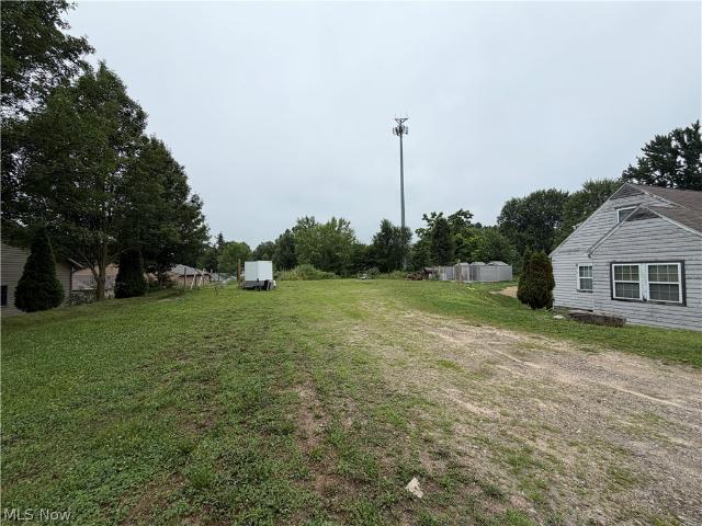 1564 Niles Cortland Road