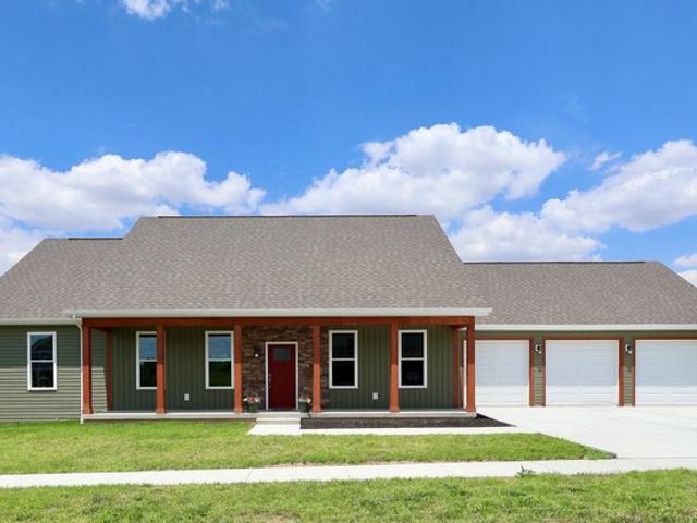 1564 Brooke Park Dr, Circleville, OH 43113