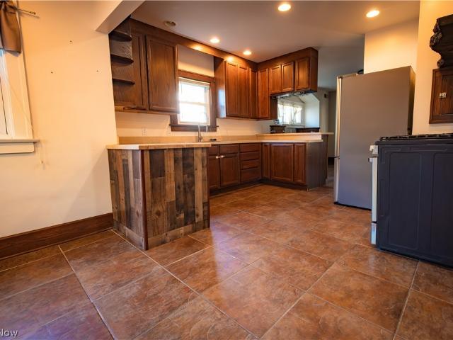 1564 Cascade Drive